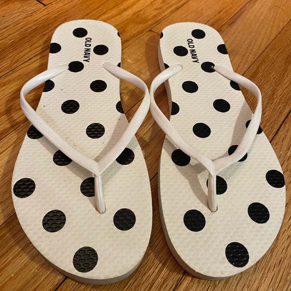 Old Navy | Shoes | Old Navy Black And White Polka Dot Flip Flops | Poshmark